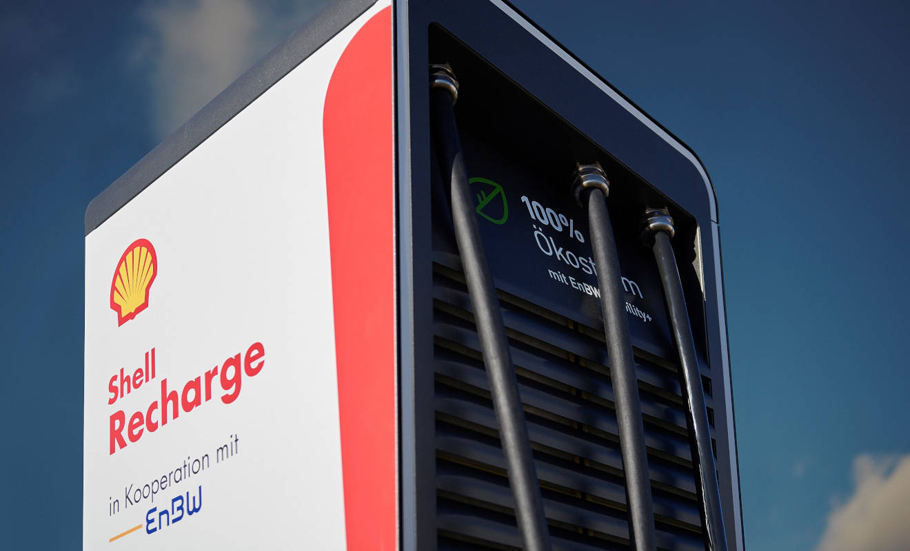 Tankstellen sollen bald auch Ladestationen anbieten - Electrified